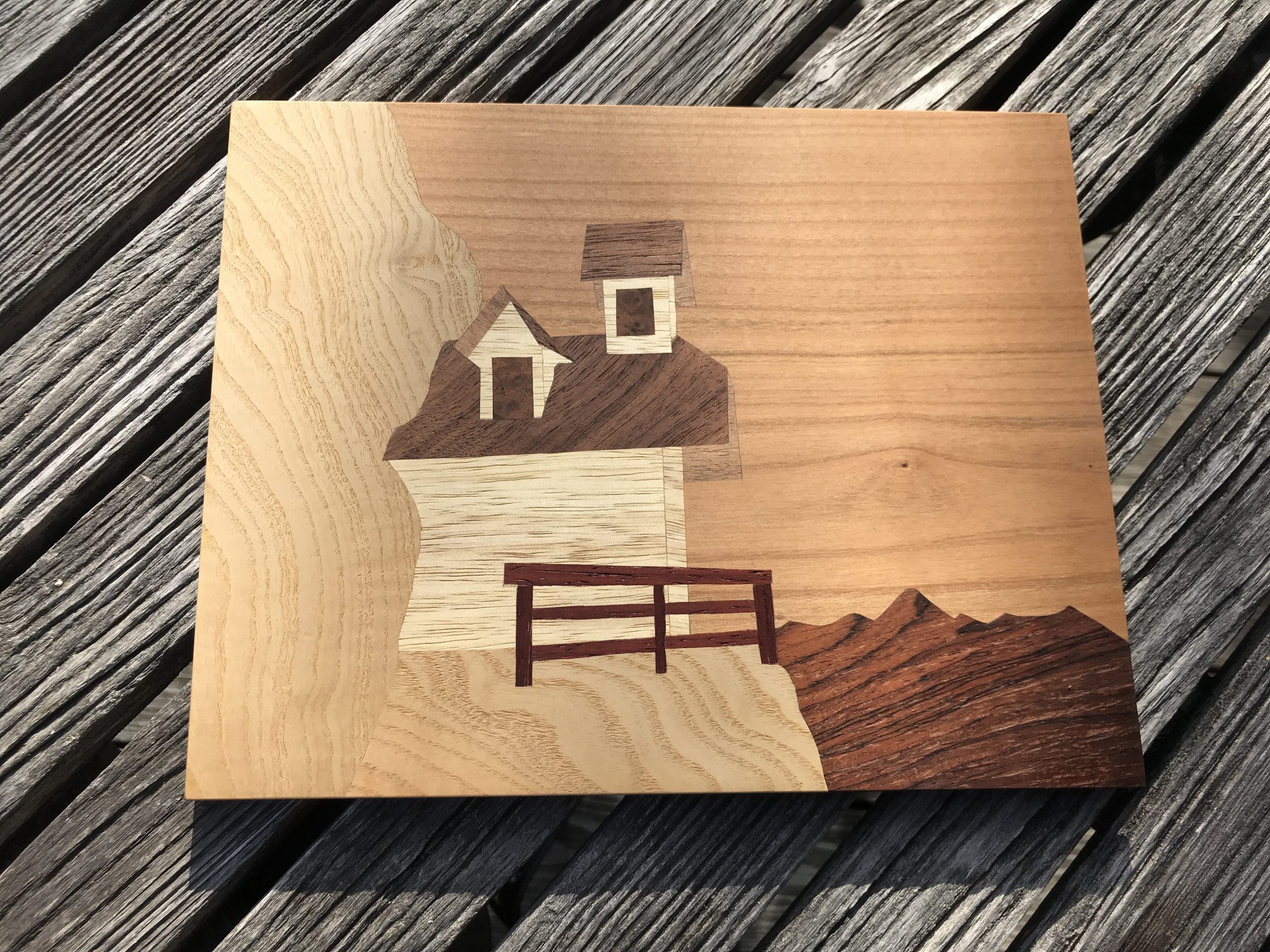 Intarsienarbeit „Friedenskircherl“ in Österreich | DICTUM Handwerksgalerie